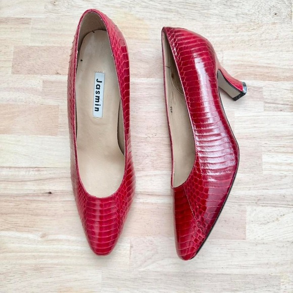 Shoes | Vintage Red Snake Skin Kitten Heel Size 85 Narrow | Poshmark